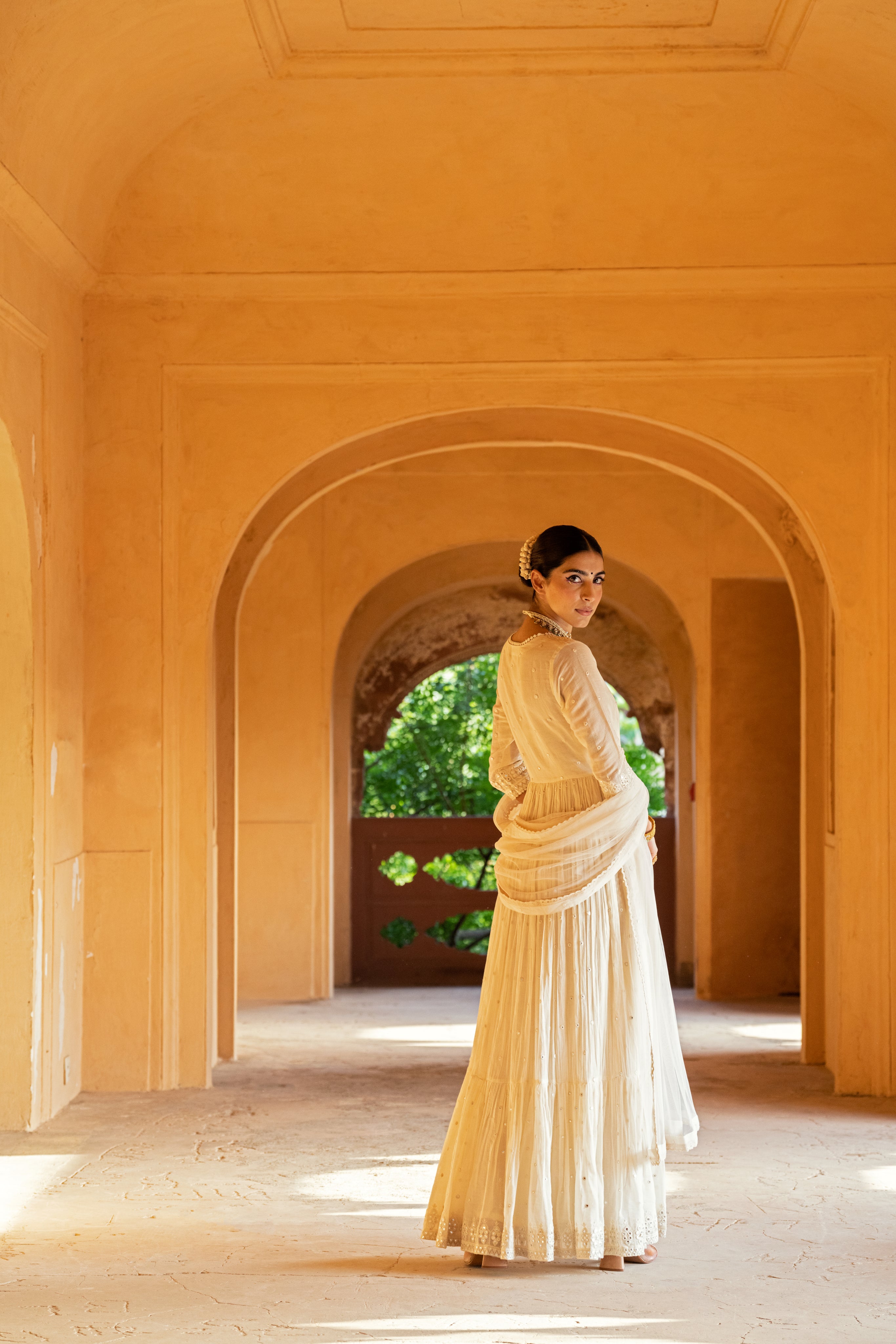 Off White Triangle Angrakha – Preevin